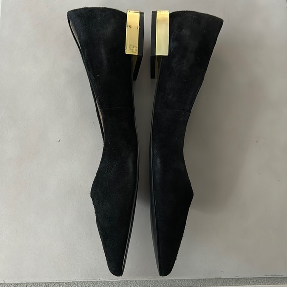 Tahari | Shoes | Tahari Block Heel Black Suede Flat Point Toe Pumps ...